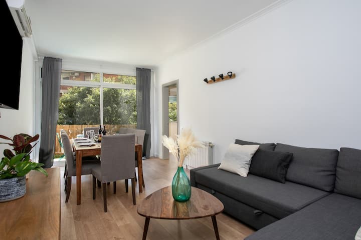 Sagrada Familia Bright Apartment With Balcony - Alella
