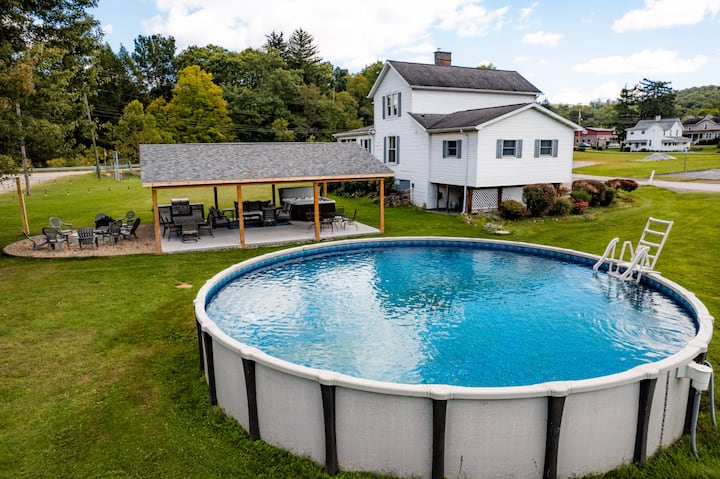Great For Groups! Pool, Hot Tub, Pavilion Fire Pit - Ohiopyle, PA