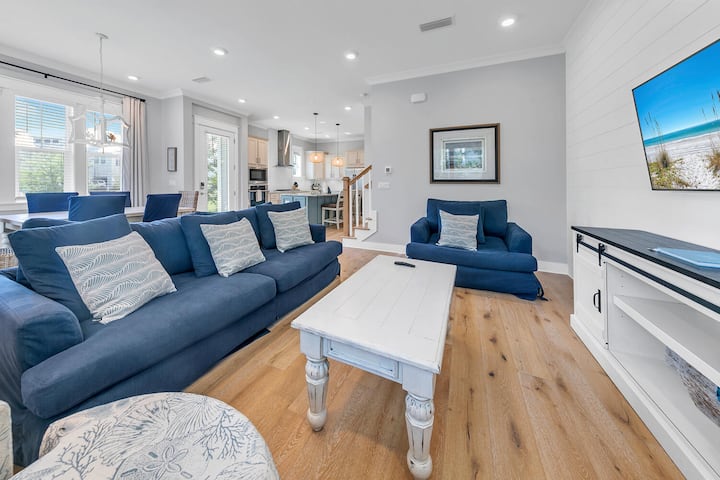 6 Seater Golf Cart+ Bikes + Bunks + Resort Pool! - Seaside, FL