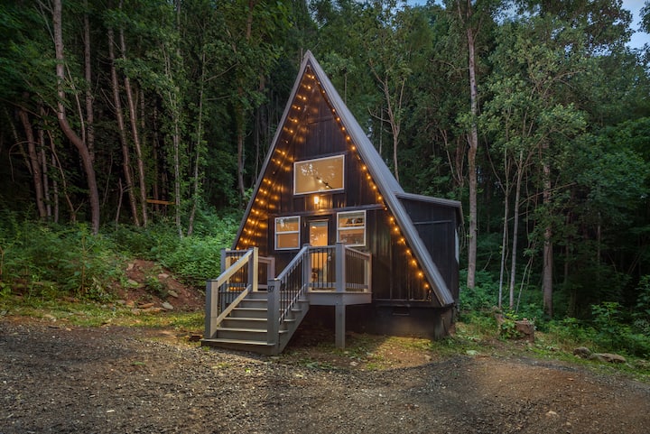 Spacious A-frame W/ Loft - Swannanoa, NC