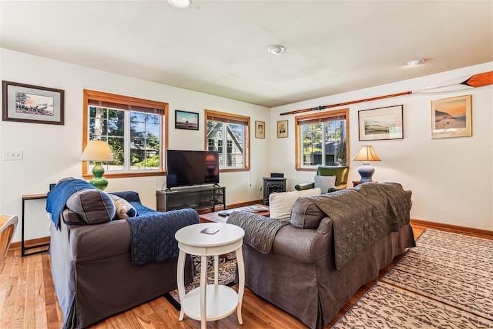Arbor House - Little 2 Bedroom 1 Bath Gem! - Arch Cape, OR