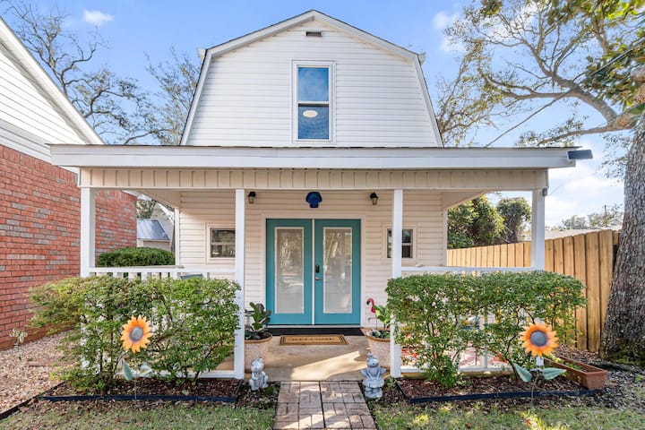 Beach Barn | 5min To Pcola Beach • Full Kitchen - Gulf Breeze, FL