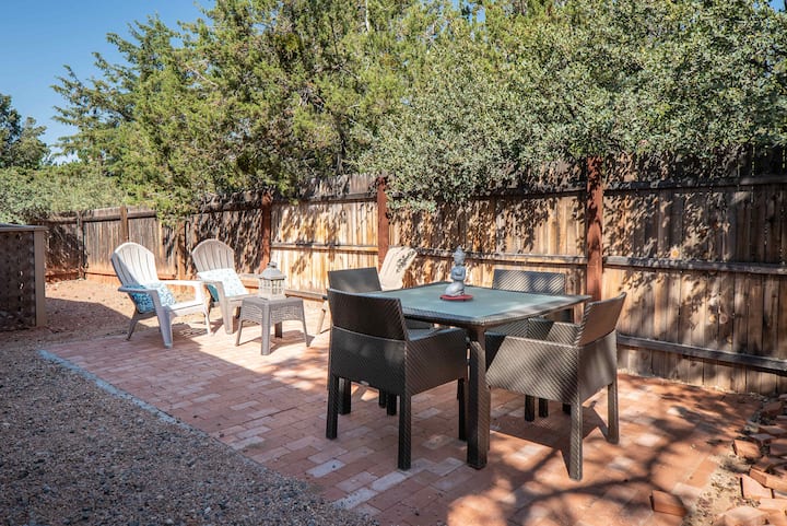 Myrinn – Tranquil Retreat By Red Rock Hiking Paths - Sedona, AZ