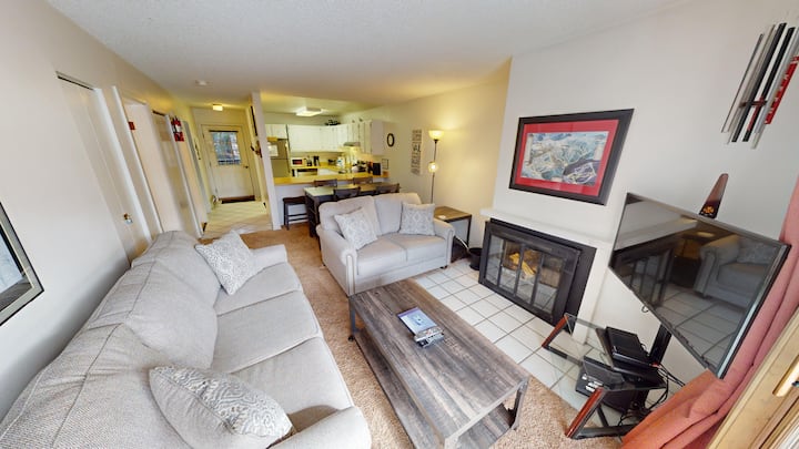 On River Trail! Walk To Festivals, Dining, Shops. Hot Tub, Sauna! - Colorado