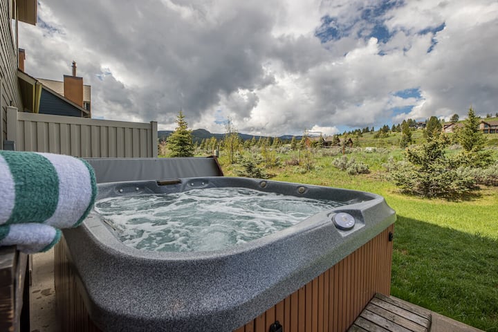 Home Close To Resort & Town Center W/fireplace - Big Sky, MT