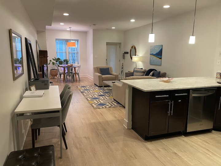 Luxe 2bd/2ba Townhouse In Hip Area - Near Metro - Washington, DC