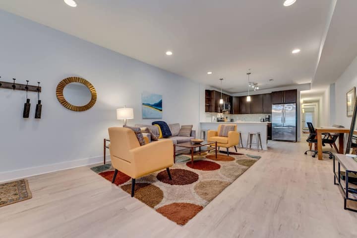 Luxe 2bd/2ba Townhouse In Hip Area - Near Metro - Georgetown, DC