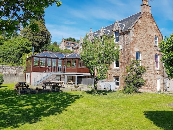 The Dolphin - Uk31004 - Fort George