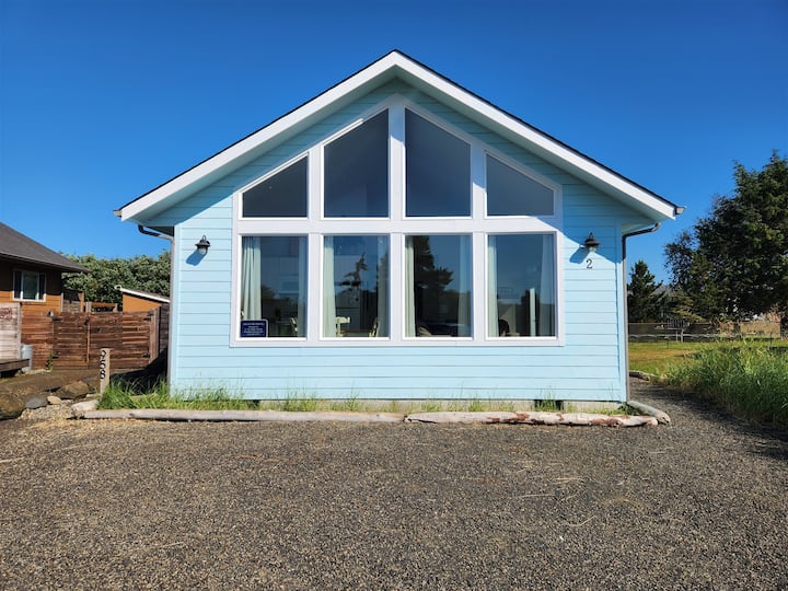 Sand Dollar Cottage - Ocean Shores, WA