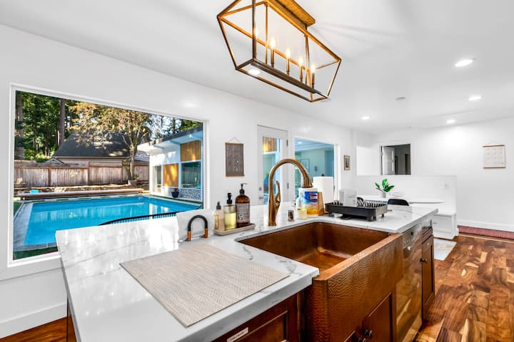 Modern Mercer Island Retreat | Pool | 4br/4ba - Mercer Island, WA