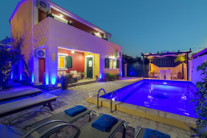 Villa Denes  With Fireplace & Private Pool - Zakinthos