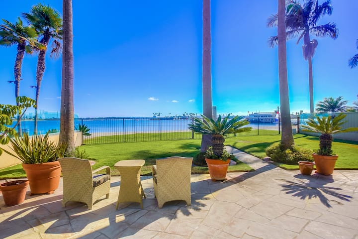 Gated Estate On 1/3 Acre W/ 57 Of Water Front - Mission Beach - San Diego