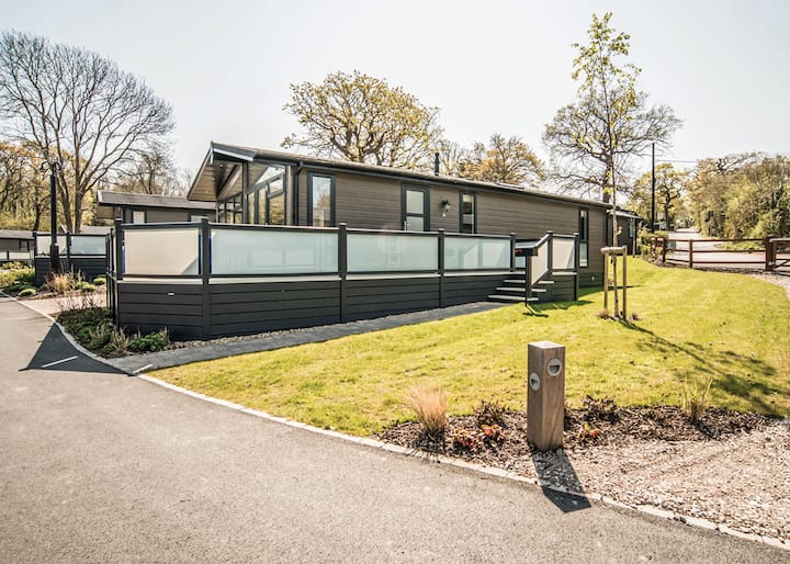 Swinburne Elegance - Isle of Wight