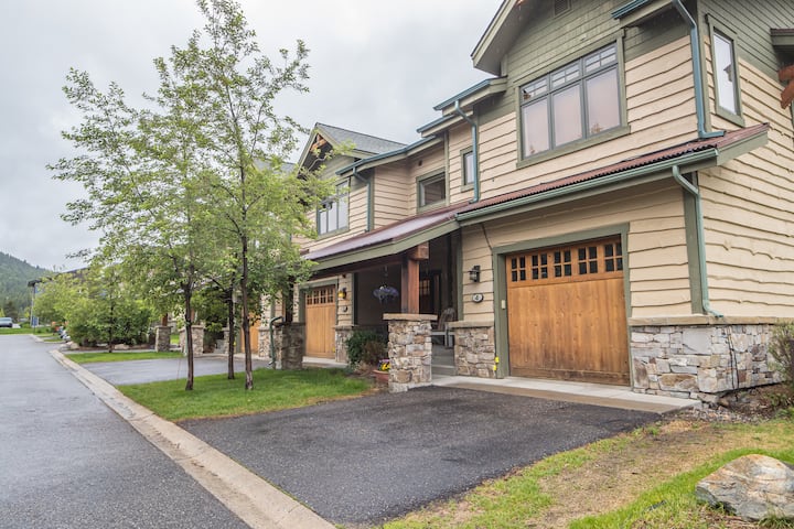 Charming Townhome | Fireplace | 15 Min To Resort - Big Sky, MT