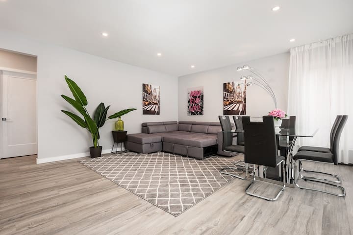 Large Renovated Lower Duplex With Basement (16ppl) - Dorval