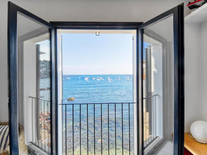 Agréable Appartement Front De Mer à Calella - Tamariu
