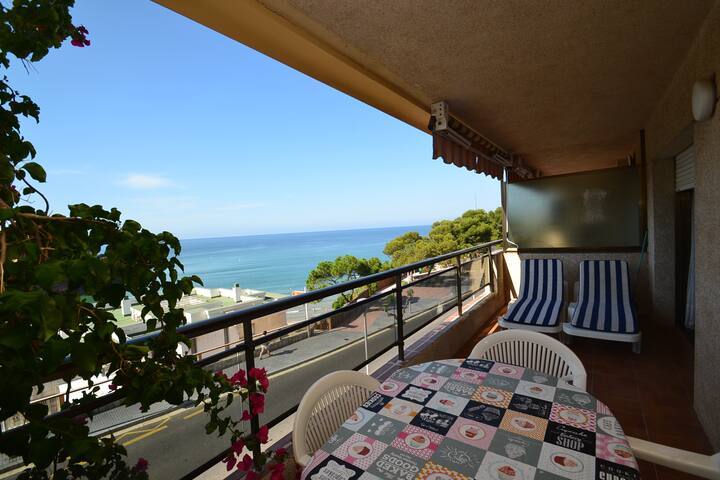 70 M² Apartamento ∙ 3 Habitaciones ∙ 6 Huéspedes - Reus