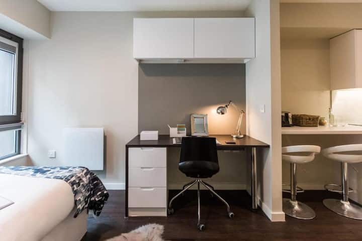 Spacious Single Studio Just 5 Minutes Away From K… - Camberwell - London