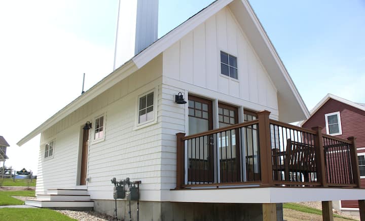 Cozy 1 Bedroom Nano Cottage - Campton, NH