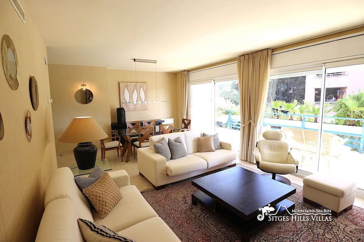 Apartment Parc Del Mar Avec Piscine Et A/c - Sitges