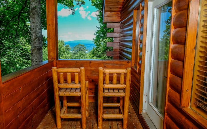 Smoky Getaway - Hot Tub Hangs And Cozy Nights! - Gatlinburg, TN