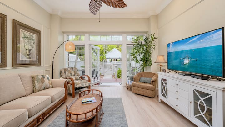 Caribbean Charm At The Foundry - Villa Near Duval - Key West, FL