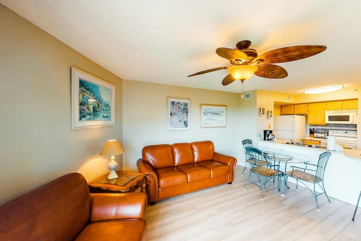2br Coastal Retreat With Private Balcony, Pool - Tavernier, FL