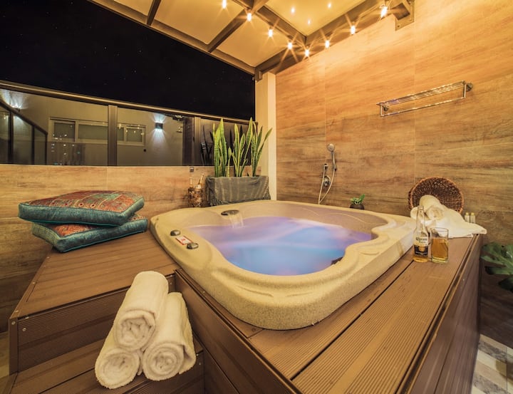 Jacuzzi Penthouse • El Peñon’s Best Location - Cali