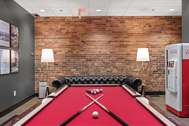 French’s Luxury Loft • Steps To Broadway! - Nashville, TN