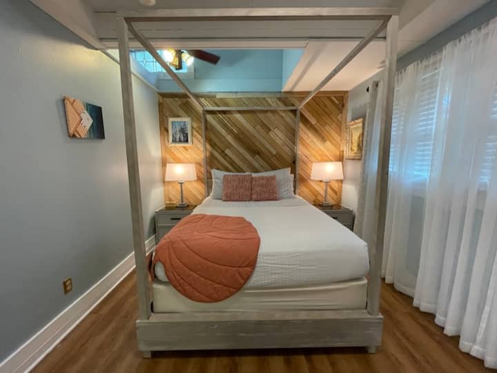 2 Bedroom Attached Bath At Peace & Plenty Inn - St. Augustine, FL