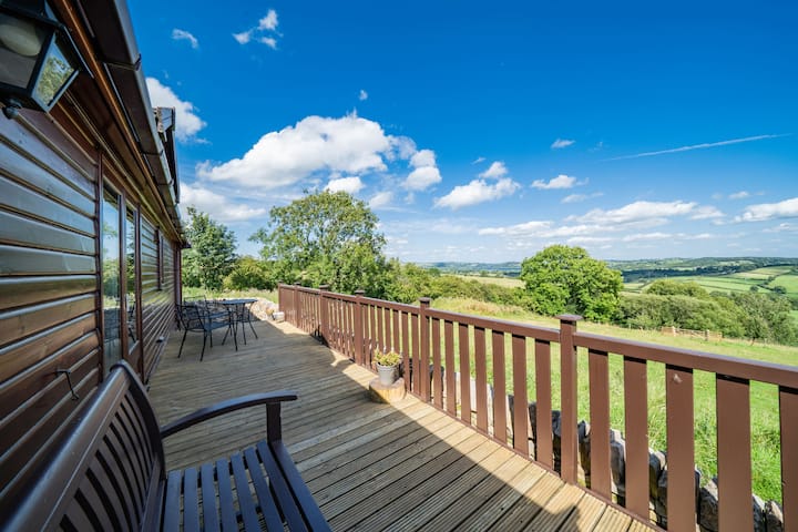 Ewe Lodge- Breathtaking Views, Peace & Tranquility - Derbyshire