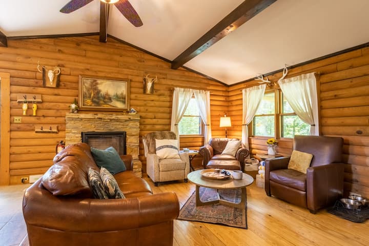 Cozy Cabin With Hot Tub And Fire Pit - Boone, NC