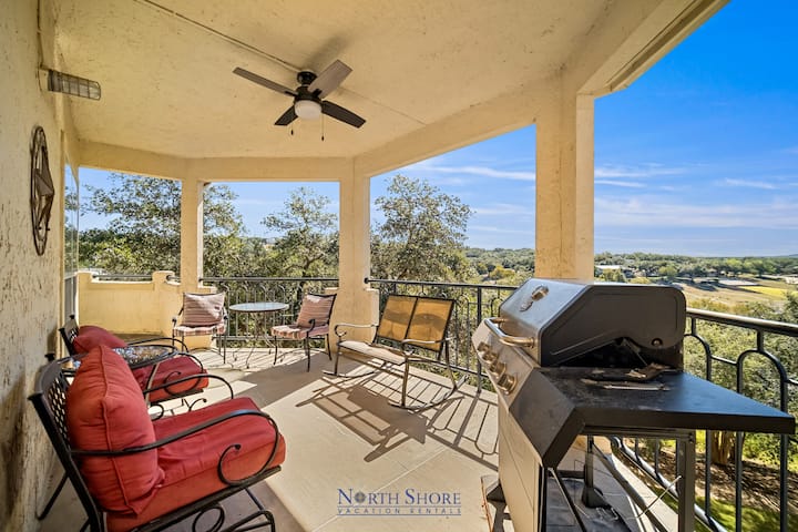Top Floor - Largest  Size 1 Bedroom - 1.5 Bath Villa (Sleeps 4) - Lago Vista, TX