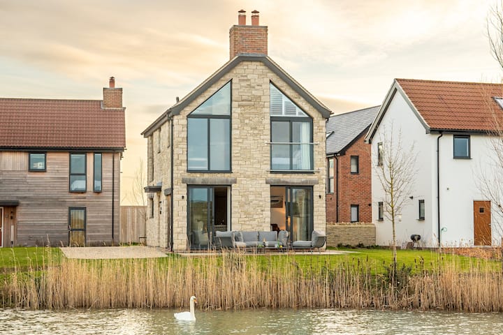 Nirvana (Wi24), Silverlake, Dorset - 盧沃斯灣