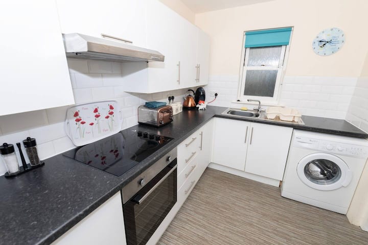 Beautifully Furnished Double Bedroom Apartment - Scarborough Castle