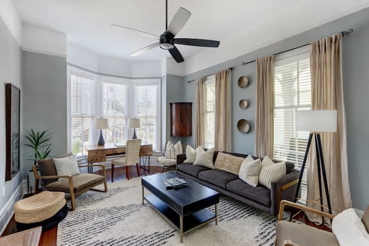 The Taylor House Near Beautiful Whitefield Square - Savannah, GA