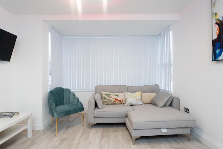 Luxurious 2 Bedroom -In Leeds Near Dance School - Wetherby