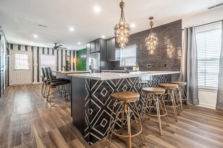 Rockwell Playce- Bold, Stylish & Great Location - Atlantic City