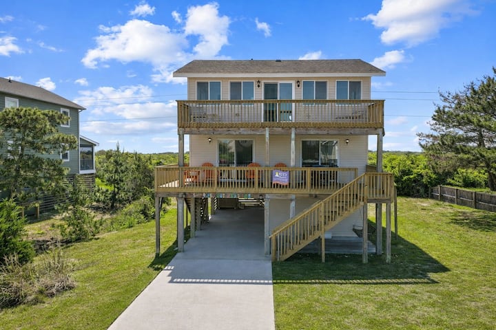 Parrothead Inn Semi-oceanfront Home In Nags Head - Nags Head, NC