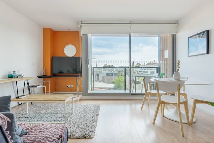 Cosy & Contemporary In Sought-after South Yarra - Melbourne