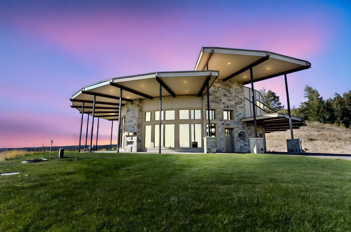 2 Dome Cabins-1 Hr To Yellowstone-hot Tub+theater+gaming Room+pool Table+air Hockey+shuffle Board+secret Kids Playroom - Ashton, ID