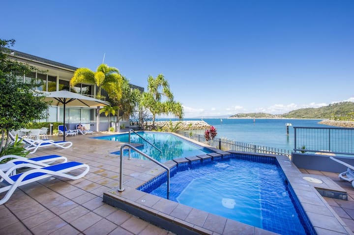 1 Bright Point Apartment 2204 - Townsville