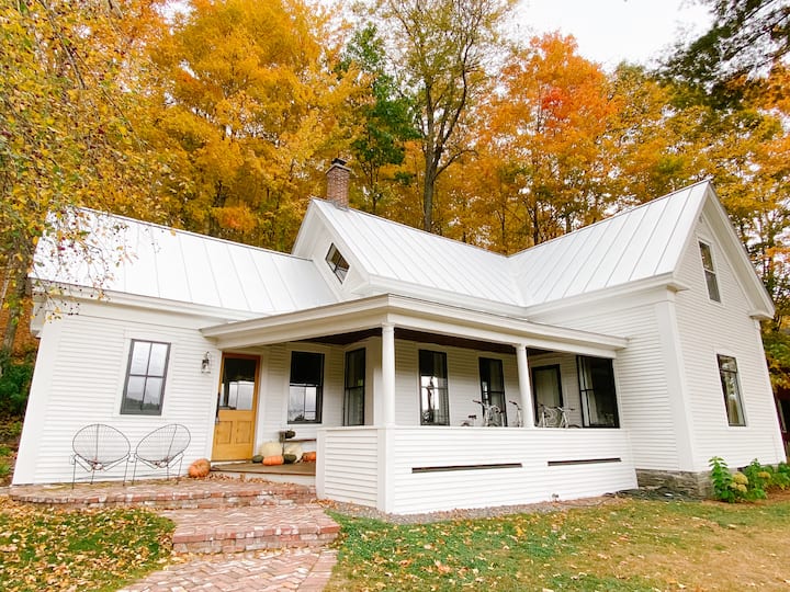The Farm Home, Historic Farmhouse + Boutique Stay. - Stowe, VT