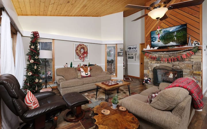 Majestic Getaway 1427 - Hot Tub And Views! -