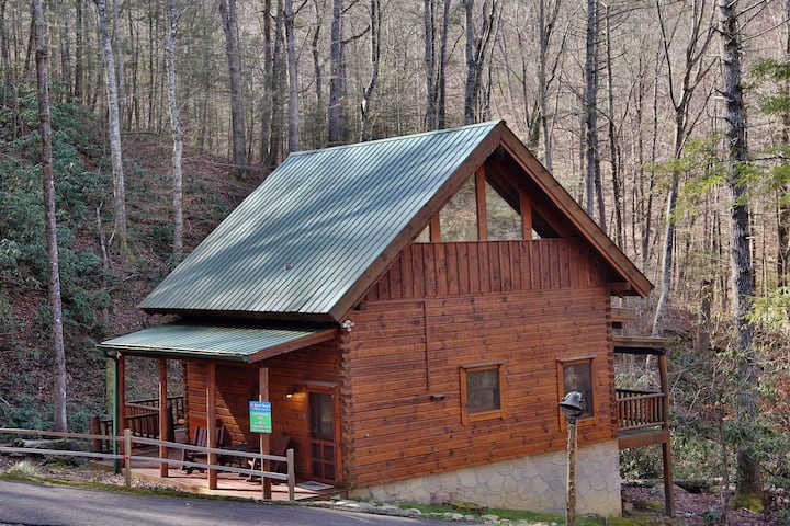 2 Bedroom Cabin In Pigeon Forge With A Hot Tub And - Townsend, TN