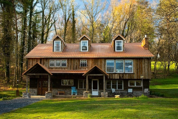 Hatch - Group Cabin On The South Holston River - Bristol, TN