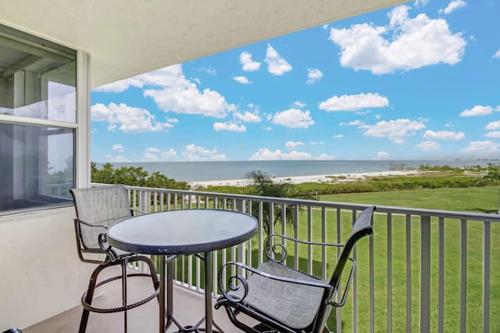 Beach View! Over $150 Of Free Daily Activities! - Fort Myers Beach, FL
