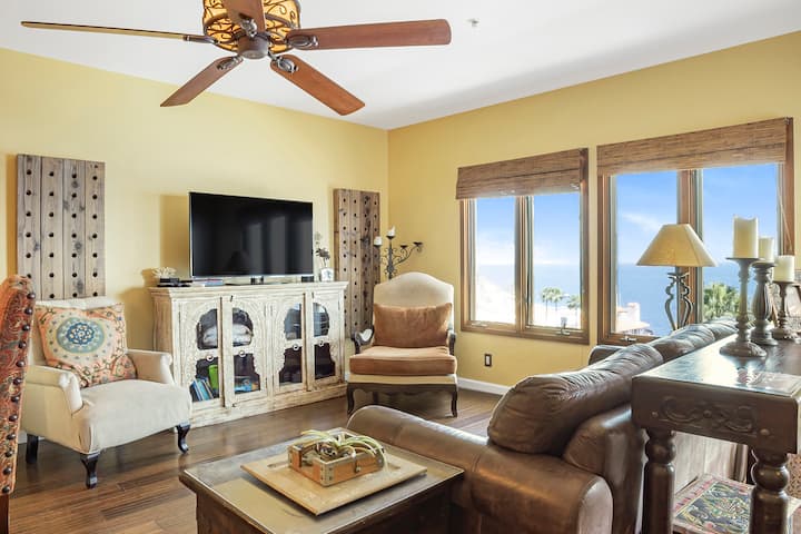 H153: 2bd Townhome Villa W/ Ocean Views & Cart - Avalon, CA