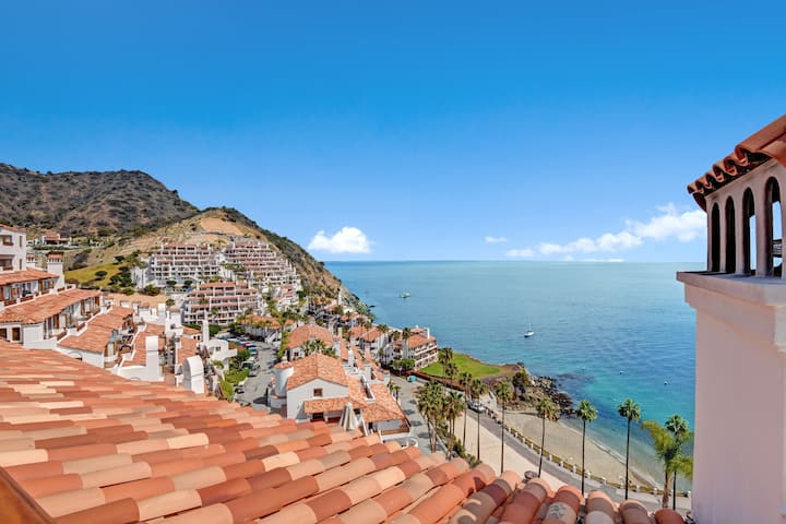 H176: Remodeled Villa W/ Ocean Views - Avalon