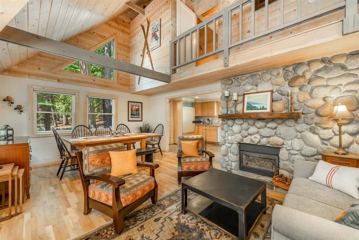 Cedar Retreat In Tahoe City - Hot Tub -Close To To - Tahoe City, CA